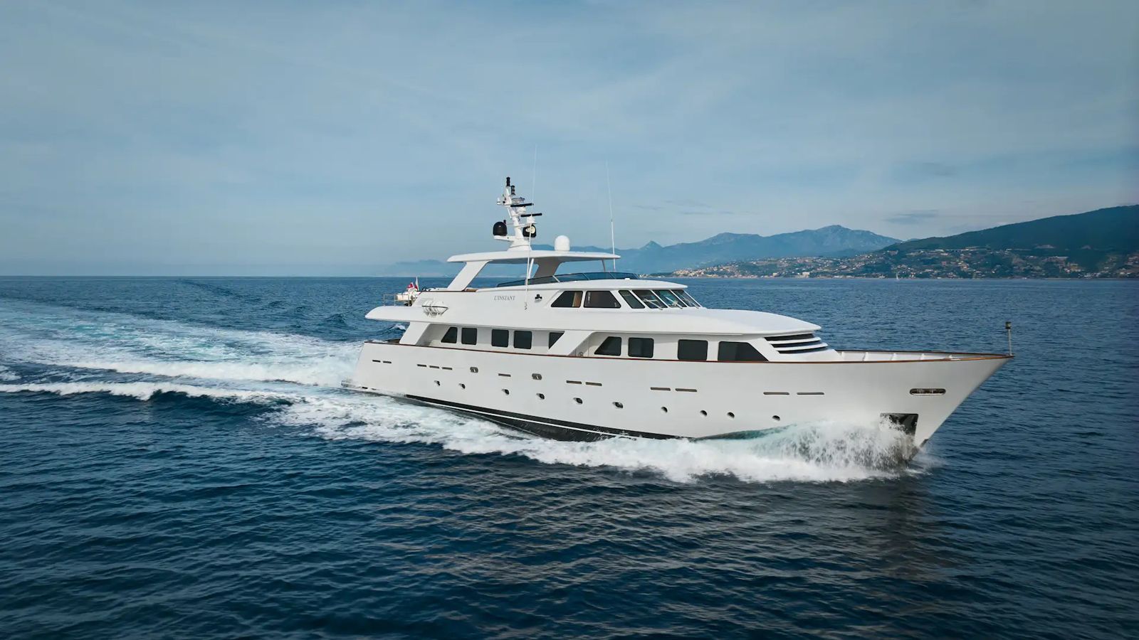 €540k price drop on 33m CNT Castagnola motor yacht L'Instant IV